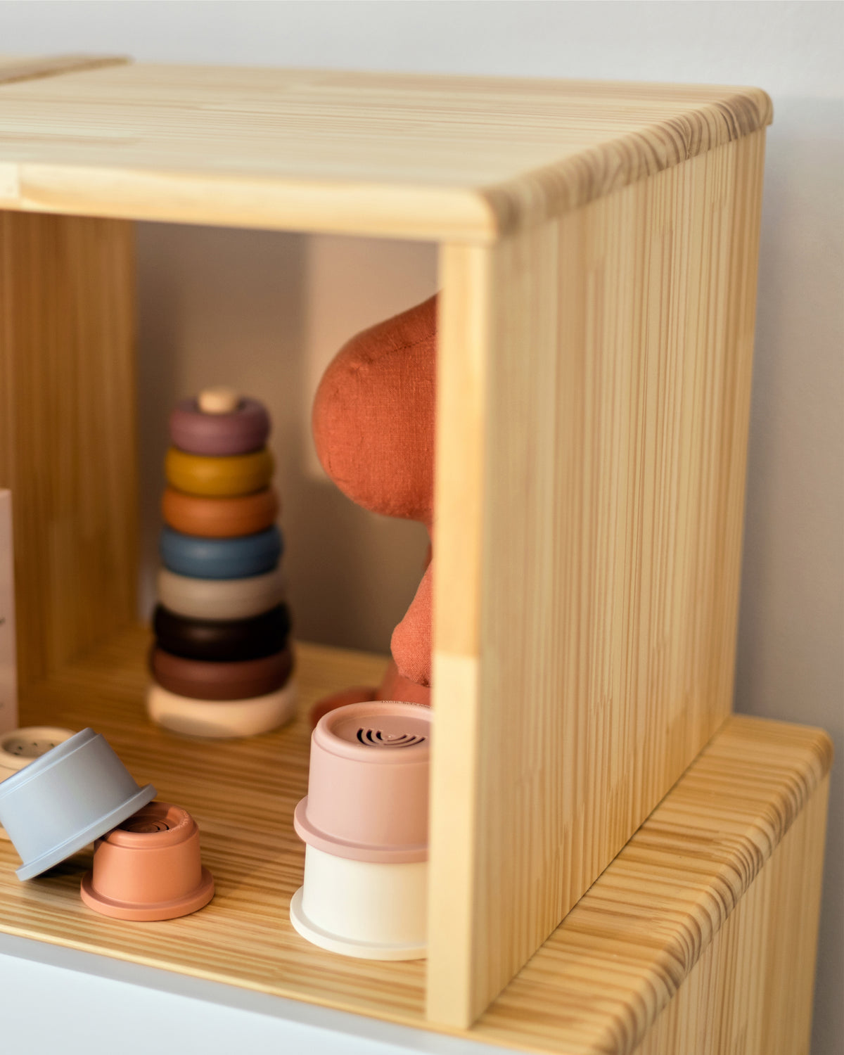 Hide and Seek Shelf – Nestig